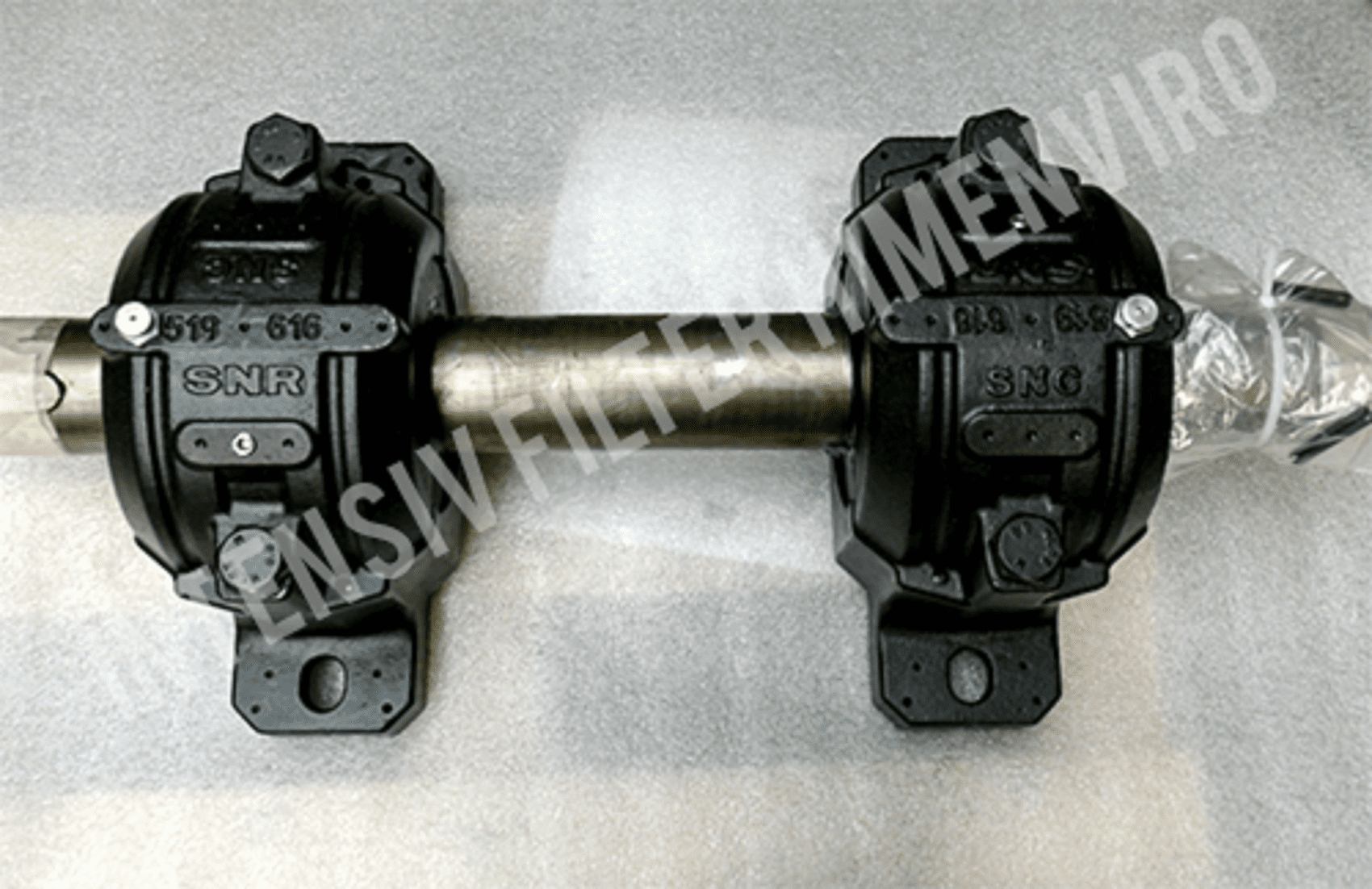 Original Plumber Block with Shaft for Industrial Applications ...